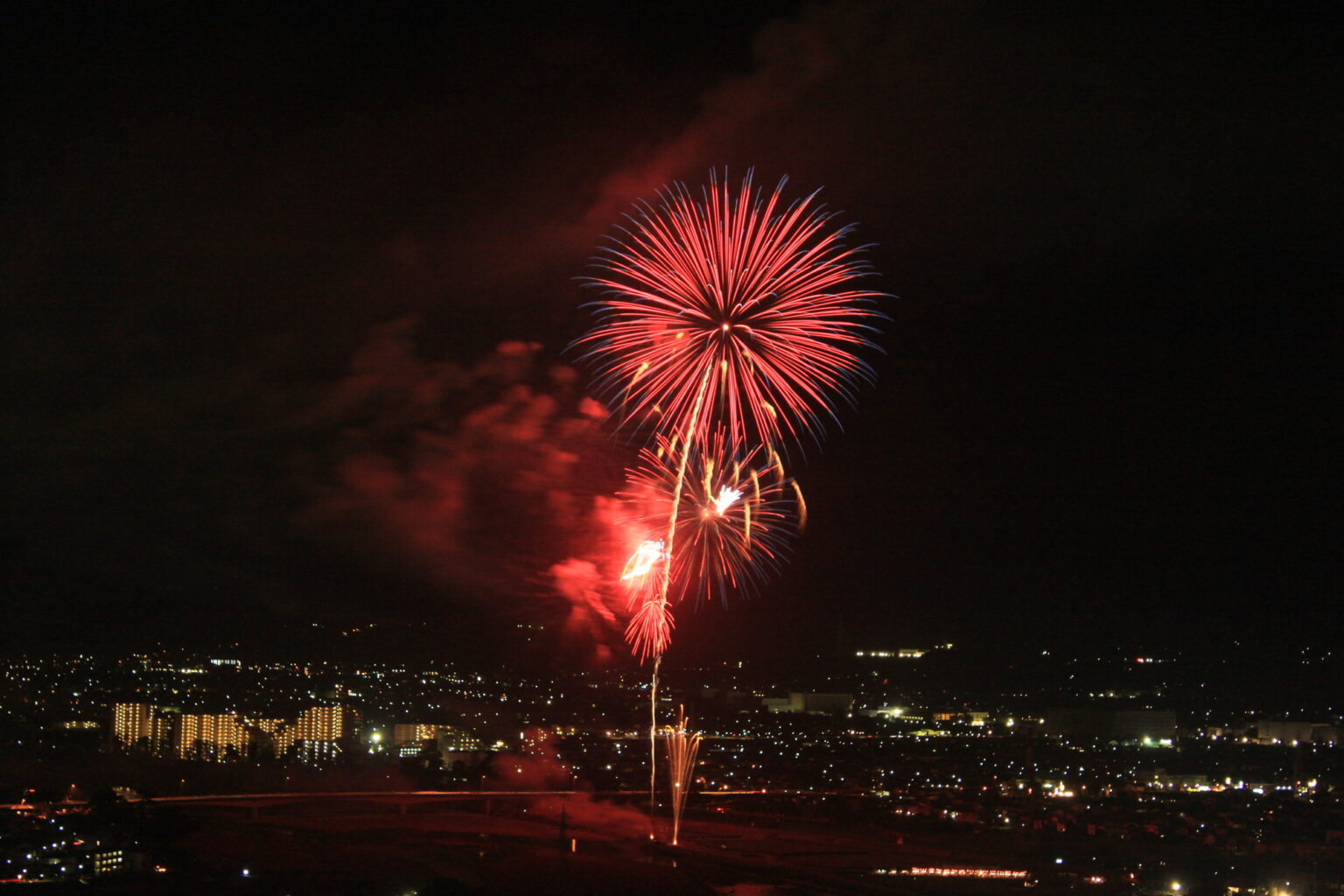 あしがら花火大会(神奈川県開成町・神奈川県松田町) | 空花火2026